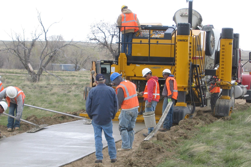 GOMACO, Manufacturer of Concrete Slipform Paving Equipment: Commander ...