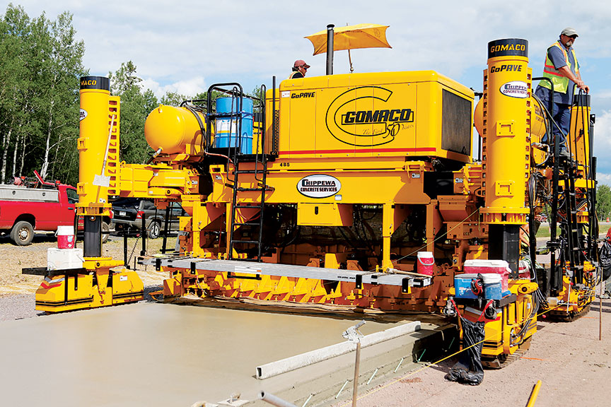 GOMACO, Manufacturer of Concrete Slipform Paving Equipment: GP3 ...