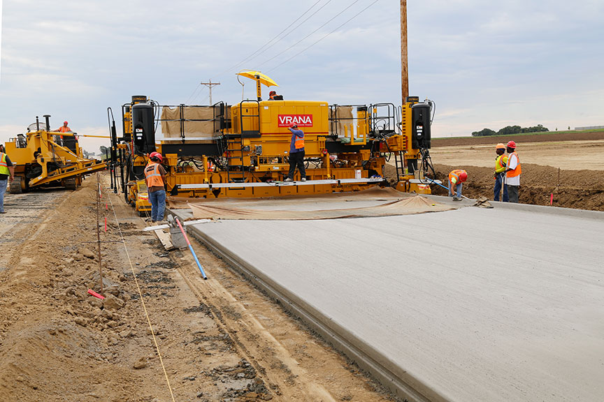 GOMACO Corporation: Manufacturer of Concrete Slipform Paving Equipment